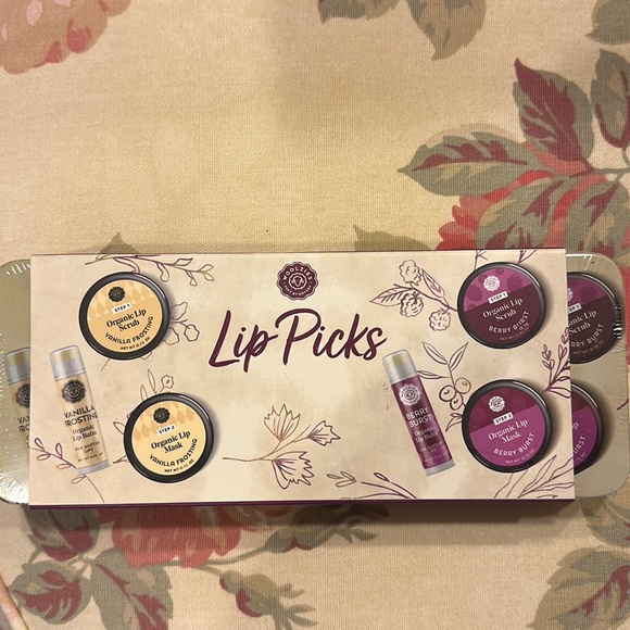 Woolzies sift by nature | Makeup | Woolzies Lip Picks | Poshmark